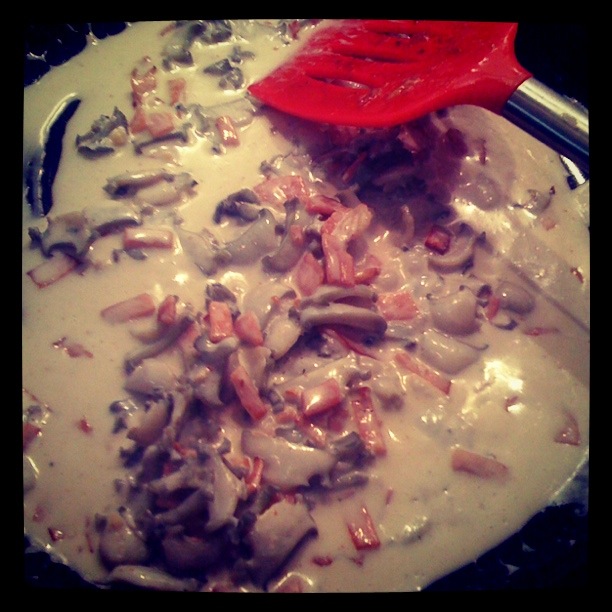 niks kitchen rules: Paua in a bacon and coconut cream sauce